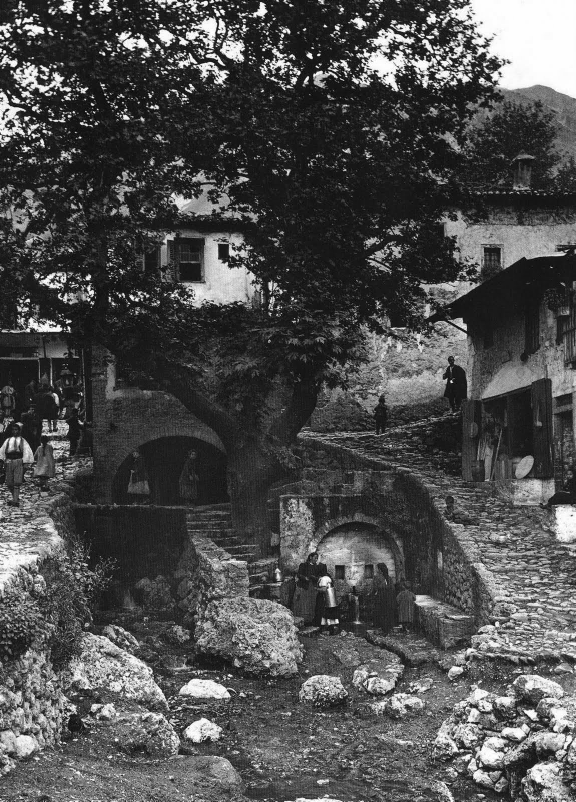 ΒΥΤΙΝΑΙΙΚΑ: Η ΕΛΛΑΔΑ ΜΕΣΑ ΑΠΟ ΤΟ ΦΑΚΟ ΤΟΥ ΦΡΕΝΤ ΜΠΟΥΑΣΟΝΑ